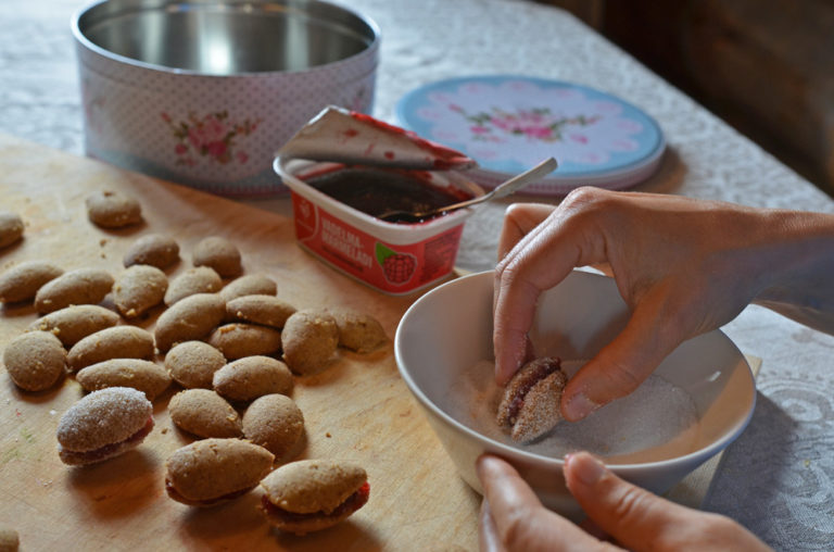 Recipe for Traditional Finnish Spoon Cookies "Lusikkaleivät" - SaimaaLife