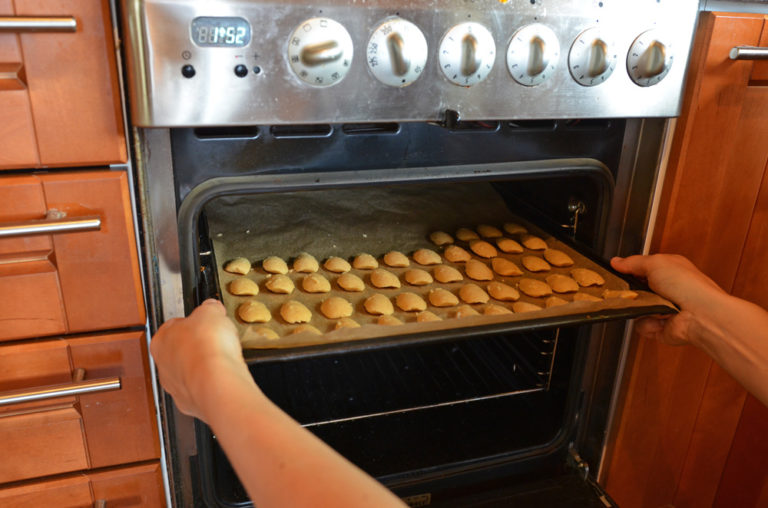 Recipe for Traditional Finnish Spoon Cookies "Lusikkaleivät" - SaimaaLife