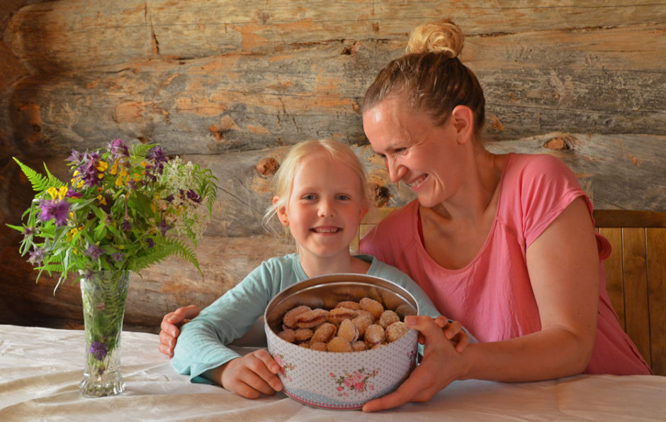 Recipe for Traditional Finnish Spoon Cookies "Lusikkaleivät" - SaimaaLife