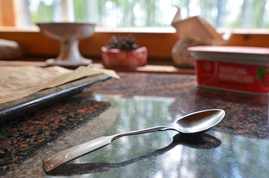 Recipe for Traditional Finnish Spoon Cookies "Lusikkaleivät" - SaimaaLife
